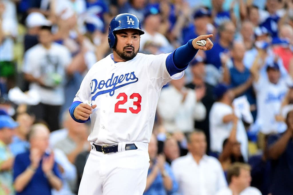 Adrián González se convirtió en el mexicano con más hits en Grandes ...