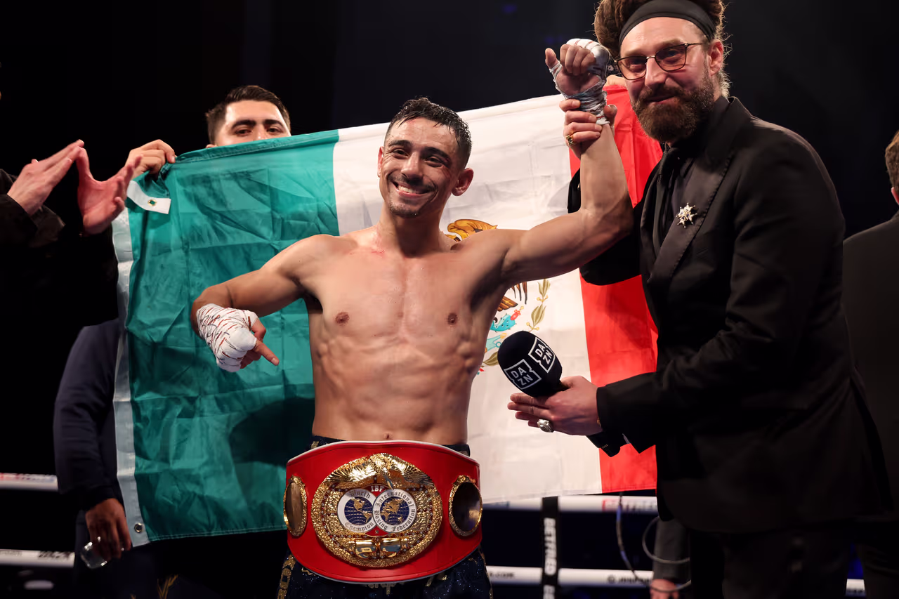 El boxeador mexicano Luis Alberto 'Venado' López es nuevo campeón ...
