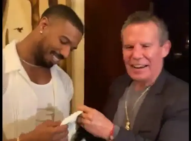 Michael B. Jordan se emociona con chamarra de Julio César Chávez | TUDN ...