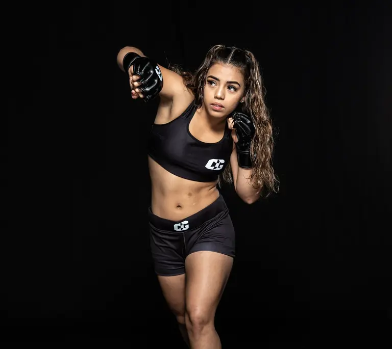 Combate Global: Jharely Reyes peleadora que derrotó hombres para ...