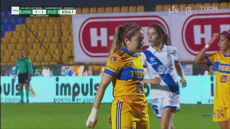 ¡Al palo! Katty Martínez falla el penalti ante Brissa Rangel | TUDN ...