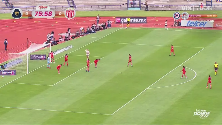 ¡Gooool de Pumas! Silvana Flores aprovecha un rebote en el área y manda a guardar el esférico al ...