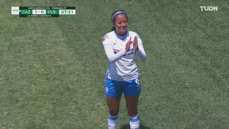 ¡Inaugura el marcador! Magaly Cortés la cruza para el 1-0 de Cruz Azul ...