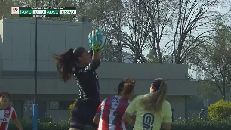 ¡Le pega horrible! No fue el mejor contacto de Luebbert en el área ...