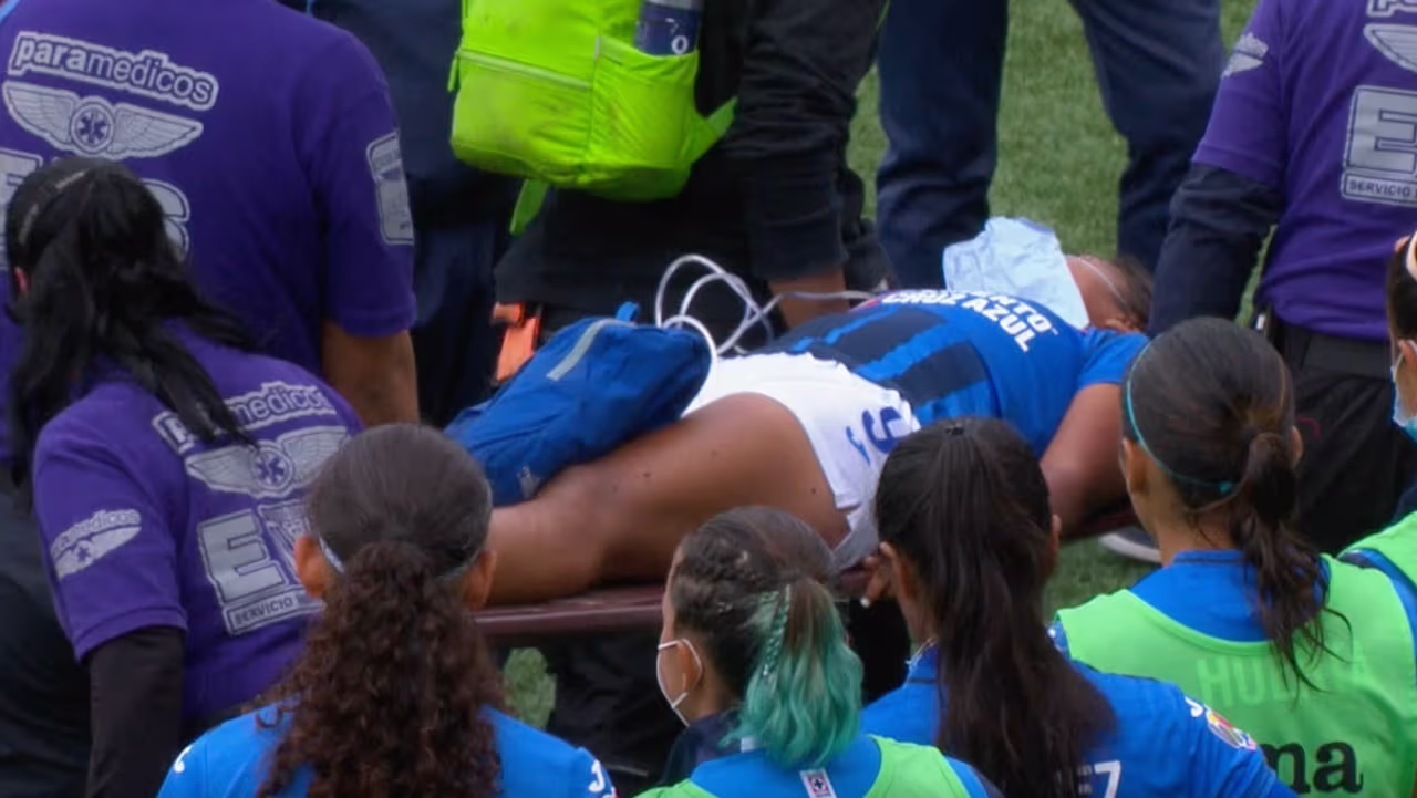 Magaly Cortés de Cruz Azul Femenil se desvaneció tras partido ante ...