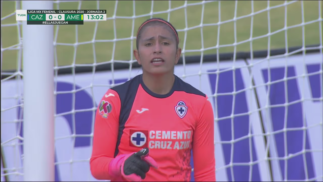 Cruz Azul vs América: Atajada de Karla Morales, reacciona bien y evita ...