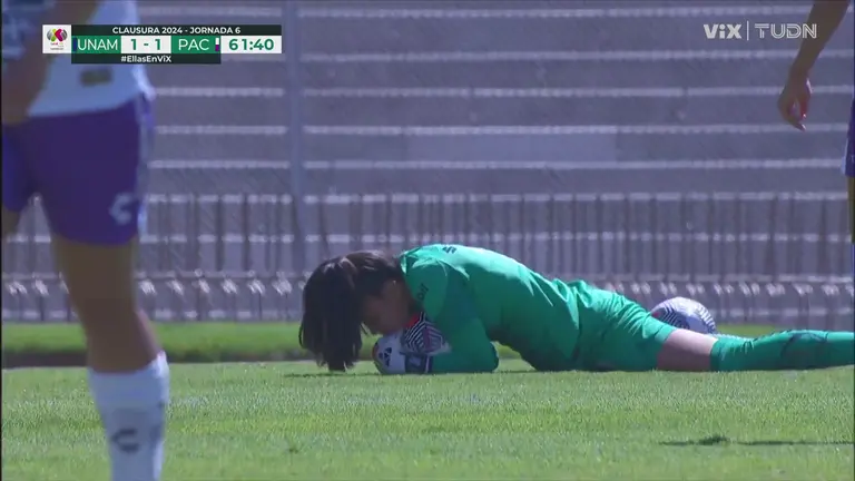 ¡Sigue en plan grande! Heidi González atrapa el balón que puso Charlyn ...