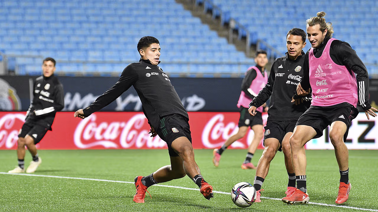 El Tri confirmó su once ante Ecuador con tres jugadores de Chivas ...