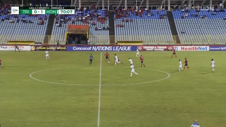 Tiro desviado de Akeem García | TUDN Copa CONCACAF | TUDN