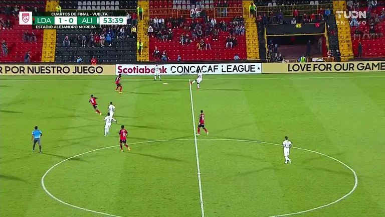 ¡Expulsión! El árbitro saca la roja directa a Iván Mancía. | TUDN ...