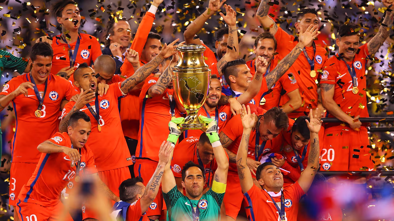 Chile recibió el trofeo de campeón de la Copa América Centenario | TUDN ...