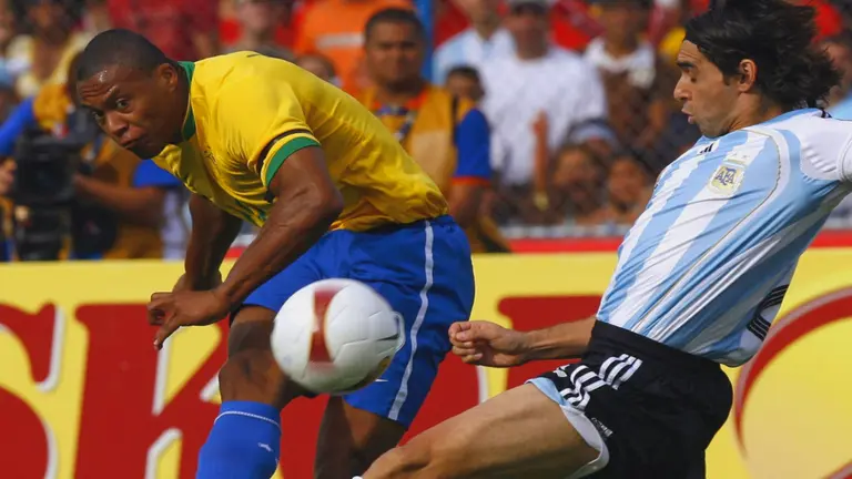 Los mejores goles de Copa América. #41 Julio Baptista a Argentina ...