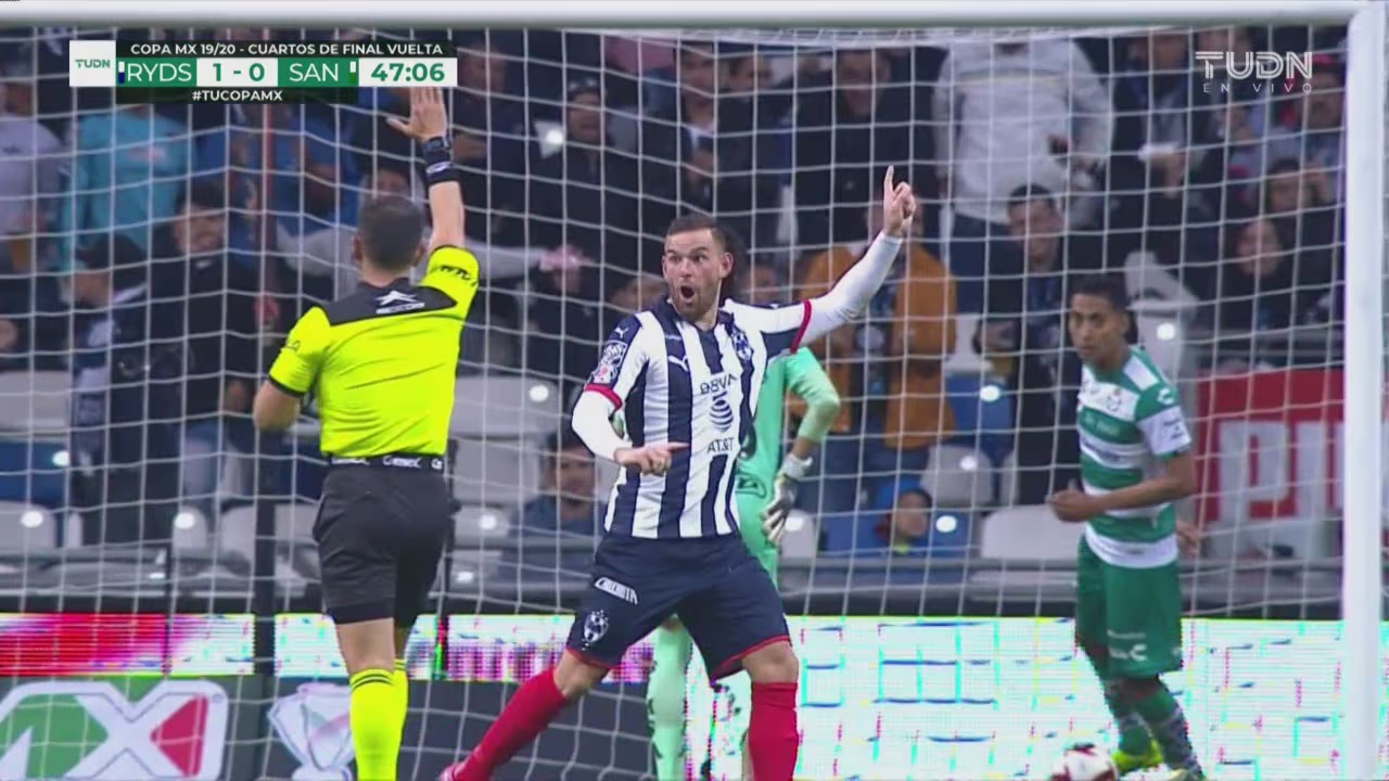 Monterrey vs Santos: Asistente anula por fuera de lugar gol de Vincent ...