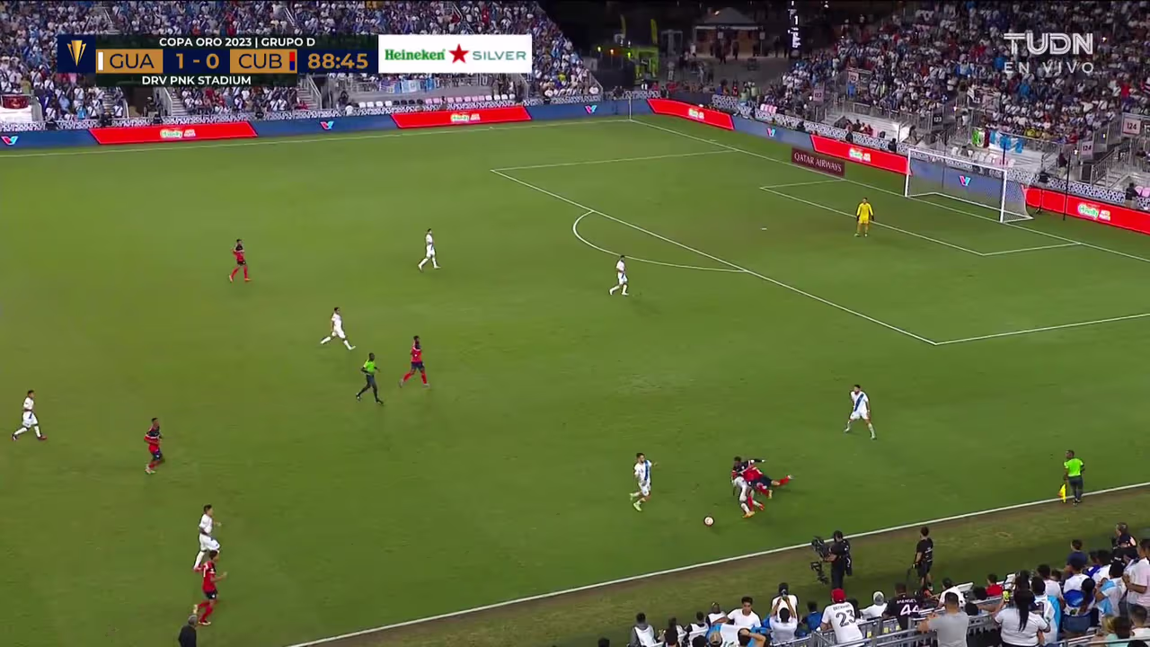 ¡TIRO ATAJADO! disparo por César Archila. | TUDN Copa Oro | TUDN