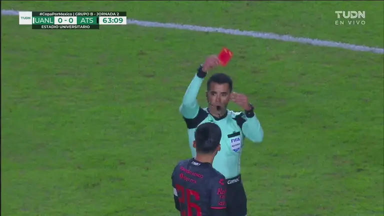 ¡Adiós el capitán! Aldo Rocha ve la roja tras reclamar una falta | TUDN ...