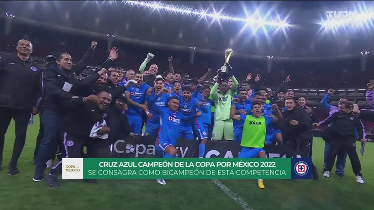¡Saluden al campeón! Cruz Azul alza el trofeo de la Copa por México ...