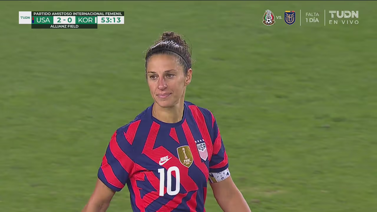 ¡No quiere caer el gol de Lloyd! Kim detiene el cabezazo de Carli ...
