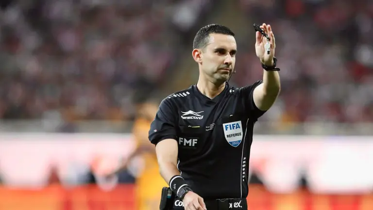 El sorprendente sueldo de César Arturo Ramos por ser un árbitro en ...