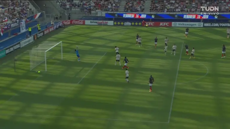 ¡En plan grande! El 'Dragón' García ataja otro tiro peligroso de ...