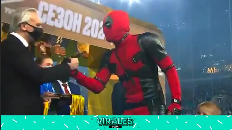 ¡Épico! Dzyuba recogió su medalla de campeón disfrazado de Deadpool ...