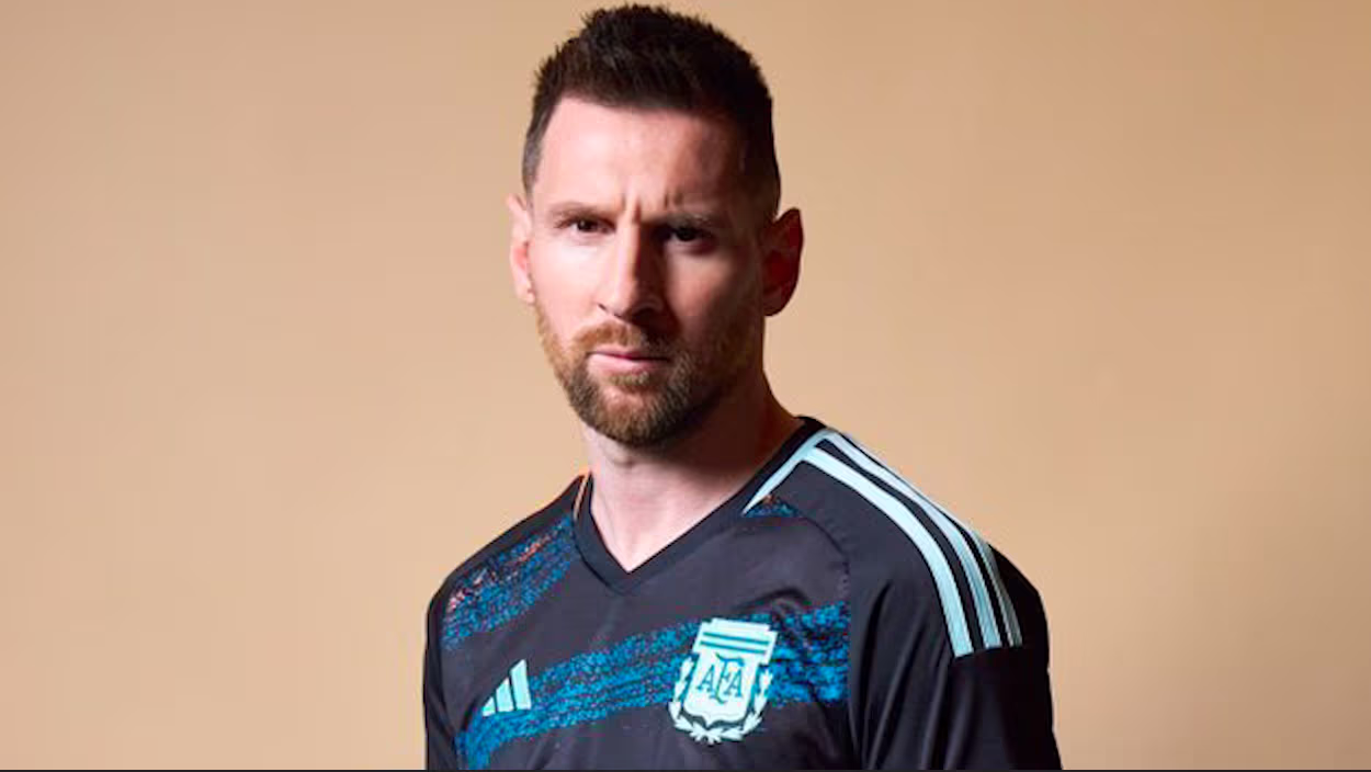 ¡Espectacular apoyo! Messi luce la playera de Argentina Femenil | TUDN ...