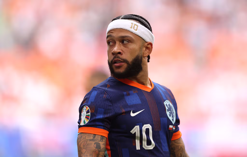 Cinta de pelo que luce Memphis Depay en la Euro 2024 causa furor en ...