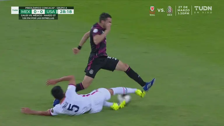 ¡Barrida espectacular de Estados Unidos evita el gol de Mayorga! | TUDN ...