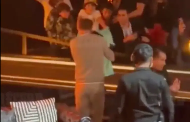 Gerard Piqué sufre una bestial caída en presentación de la Kings League ...