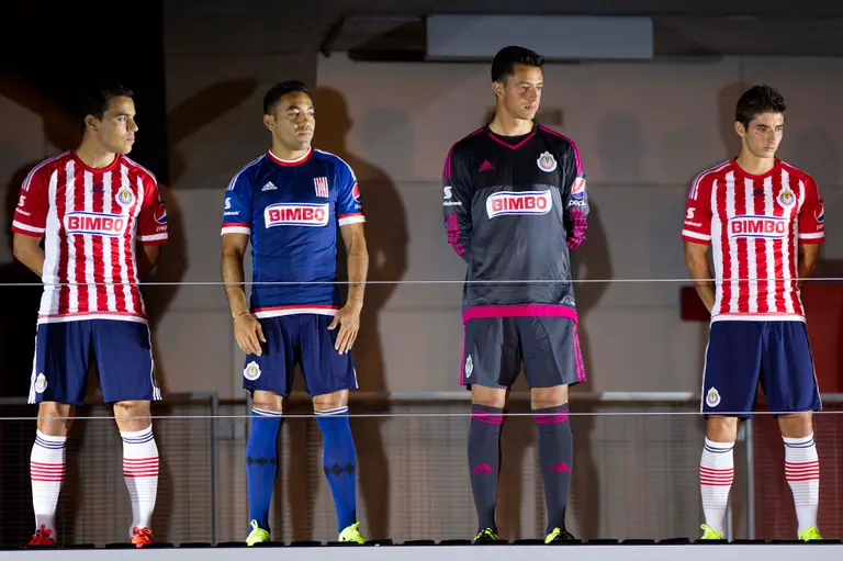 Chivas presentó el uniforme que utilizará en el Apertura 2015 | TUDN ...