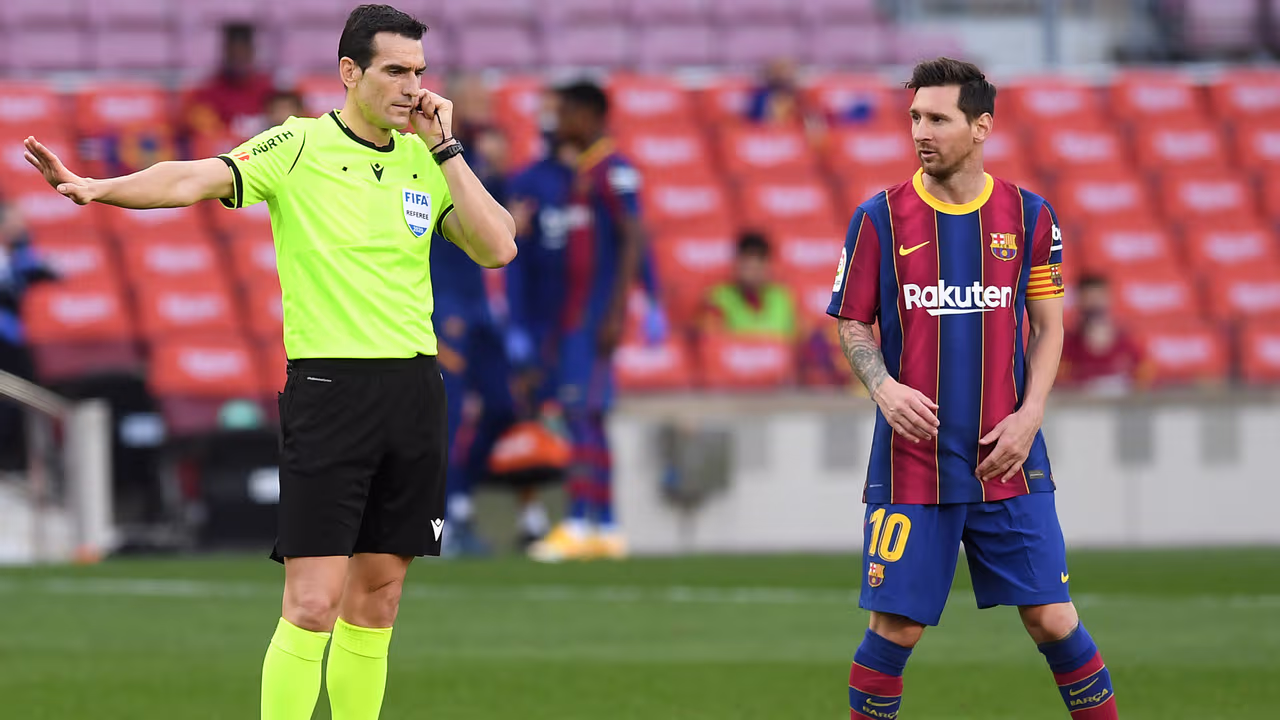 Medios revelan evidencia de que el VAR en el Barcelona vs. Real Madrid ...