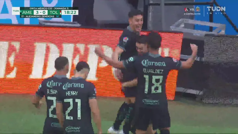 ¡La zaga de Toluca es un desastre! Zendejas, facilito, marca el 3-0 ...