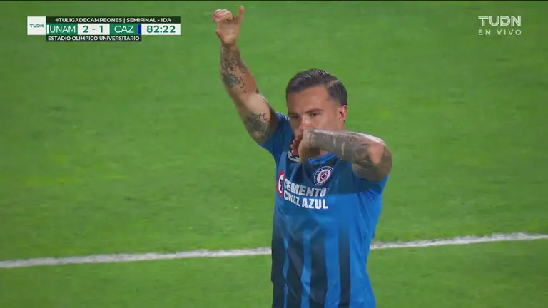 ¡Cruz Azul tiene vida! Tabó llora de emoción al lograr el 2-1 | TUDN ...