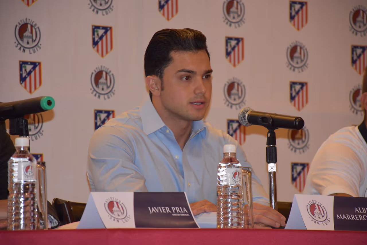 Alberto Marrero, presidente del Atlético San Luis, se cura de ...