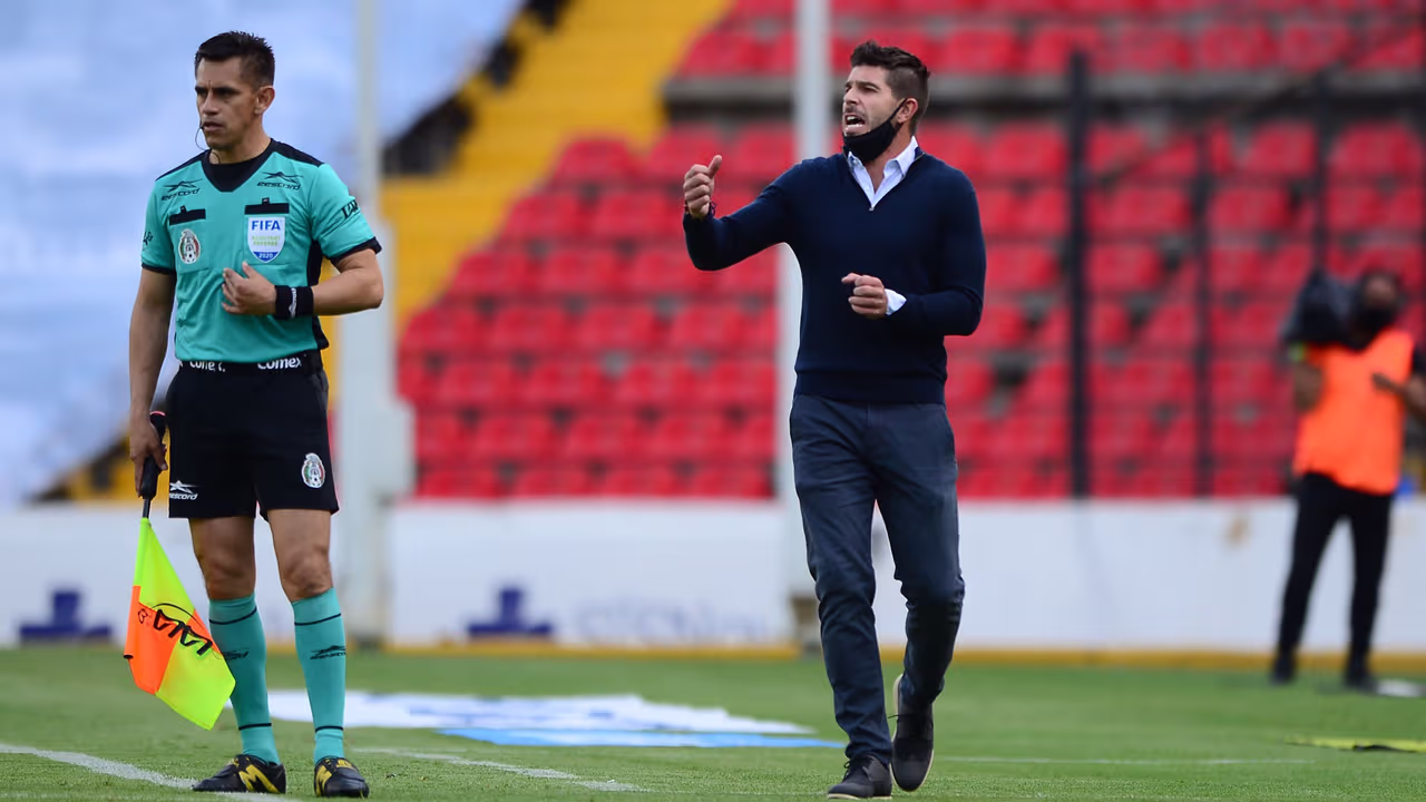 ¿Alex Diego está respaldado por la directiva de Querétaro tras mal paso ...