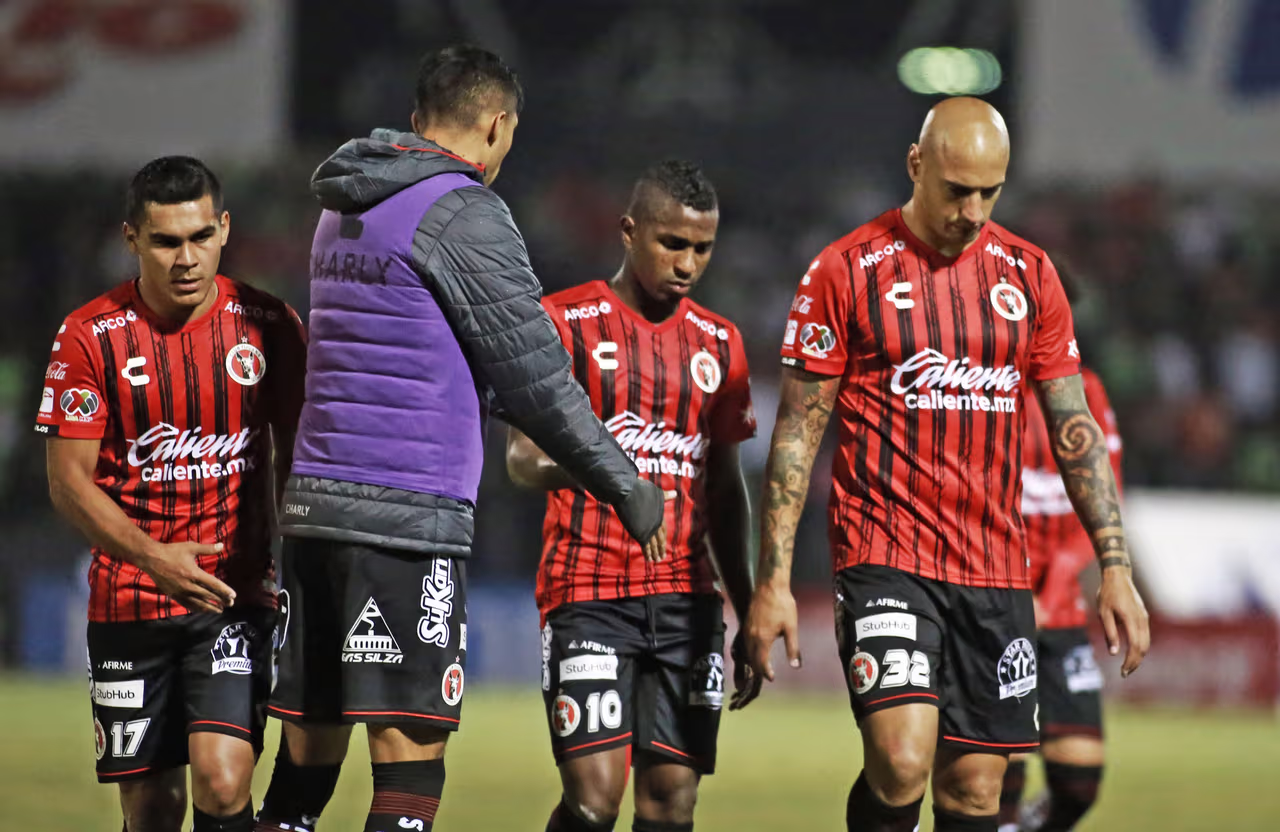 Ariel Nahuelpán y Miler Bolaños, separados de Xolos | TUDN Liga MX | TUDN
