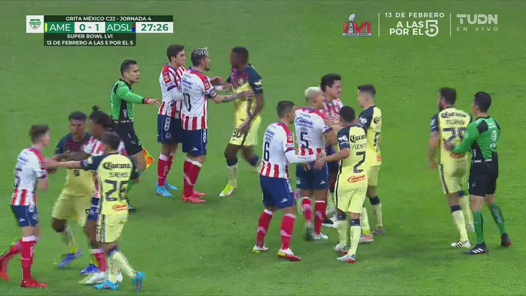 ¡Comienzan los empujones! América y San Luis arman la bronca | TUDN ...