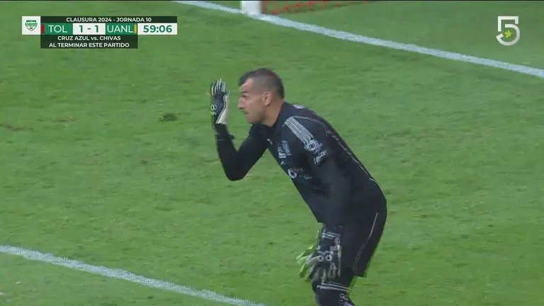 ¡El show de Nahuel Guzmán! Lo amonestan por reclamar | TUDN Liga MX | TUDN