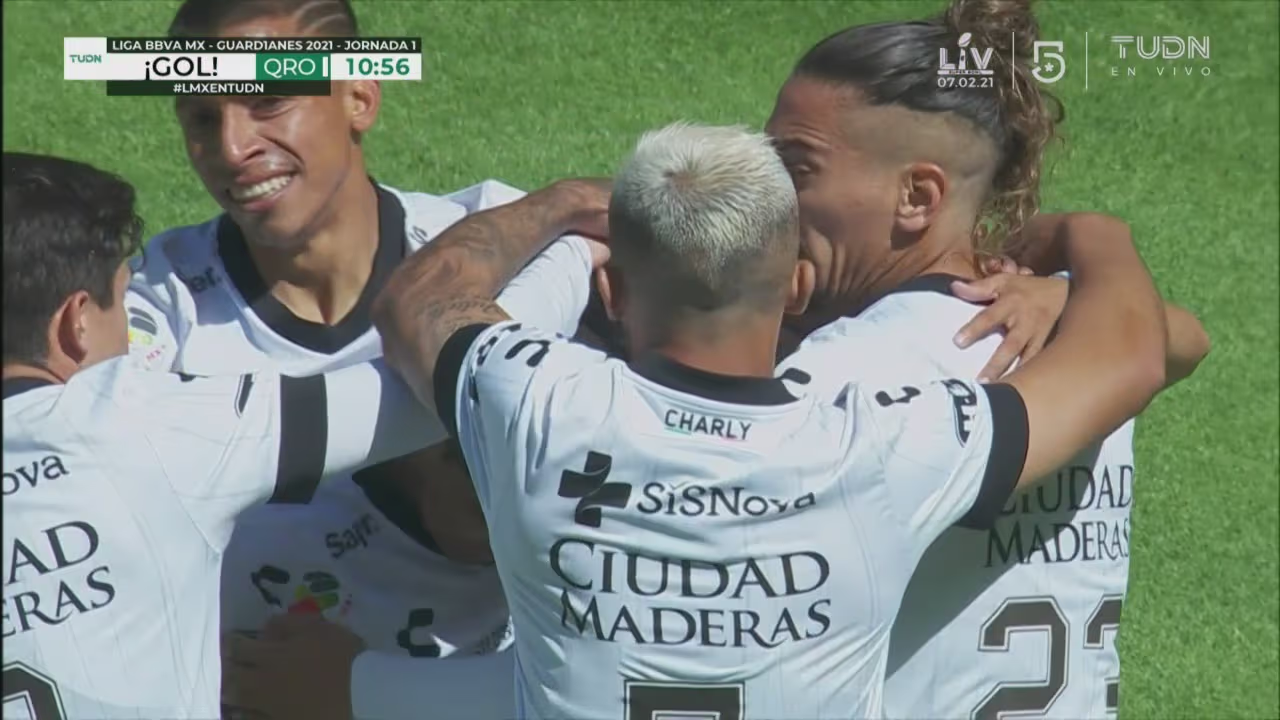 El VAR le anula el gol a Querétaro por falta sobre el portero | TUDN ...