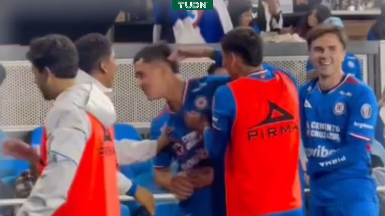 ¡Gol del Cruz Azul! La Máquina ponen un tanto en el marcador | TUDN ...