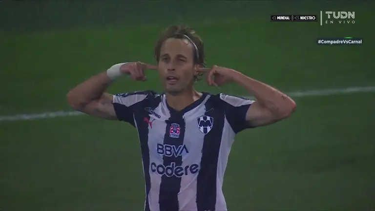 ¡Golazo mega enfermo de Sergio Canales y lo festeja como el 'Chupete' Suazo! | TUDN Liga MX | TUDN