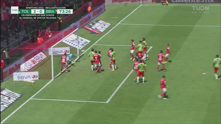 ¡Impasable! Volpi salva en la línea el remate de Alejandro Arribas ...