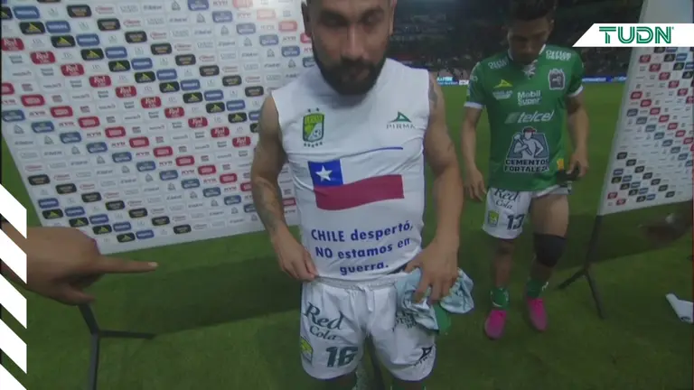 Jean Meneses, mediocampista del León, saca camiseta en apoyo a su natal ...