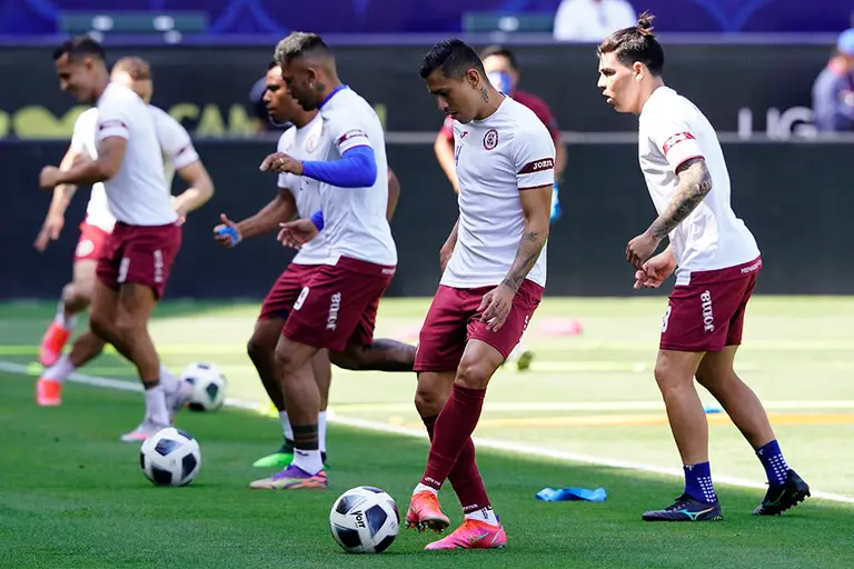 LA Rams sorprenden al 'Conejo' Pérez previo al Campeón de Campeones ...