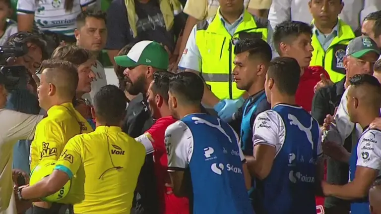 La trifulca al final del partido entre Santos y Toluca | TUDN Liga MX ...