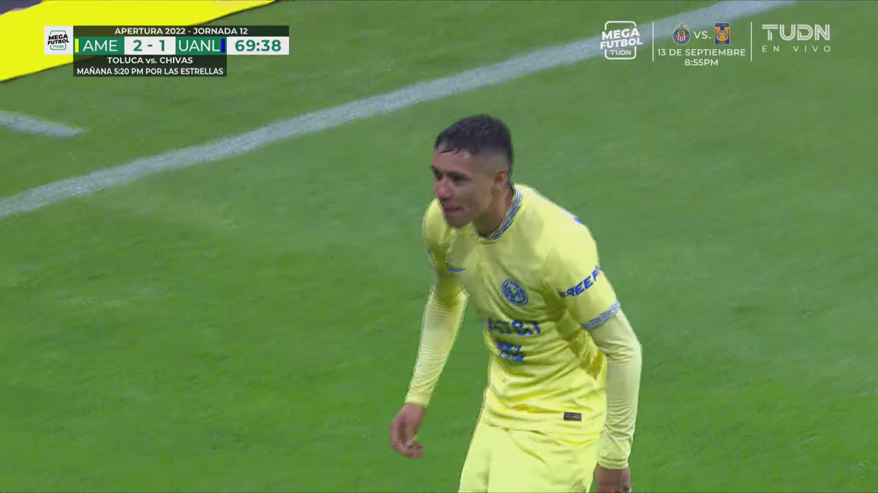 ¡Le festeja la jugada! Emilio Lara va y encara a Quiñones | TUDN Liga ...