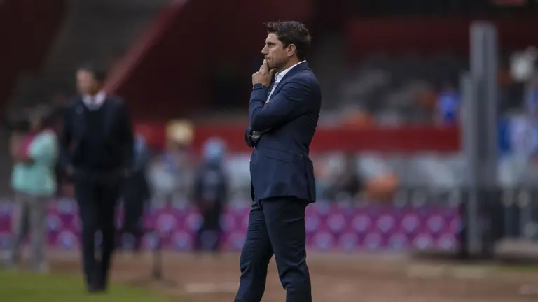 El técnico del Atlas Leandro Cufré se va contento por el triunfo ante ...