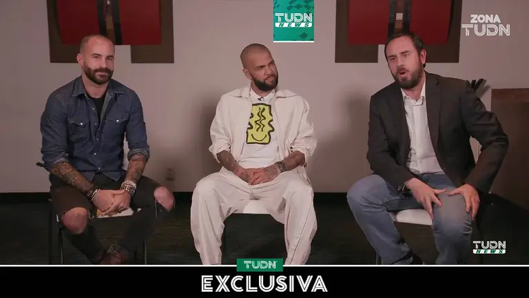 León "estaba enamorando" a Alves, pero dio su palabra a Pumas | TUDN ...