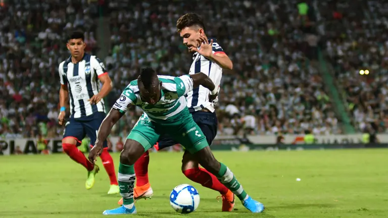 Pumas fichará al defensa central Johan Vásquez para el Clausura 2020 ...