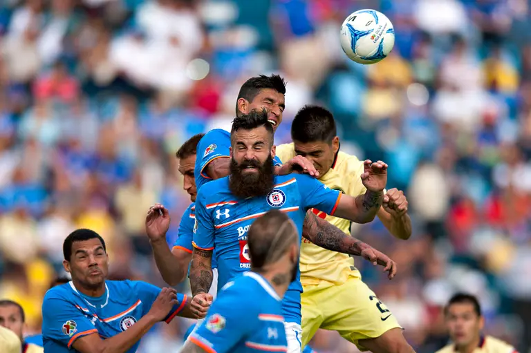 Marc Crosas y la lesión que lo retiró en un Cruz Azul vs. América en el ...