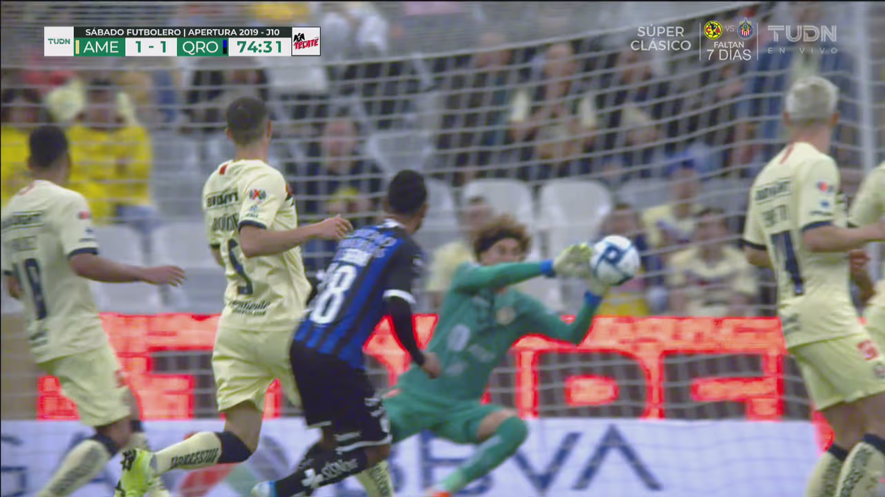 América vs. Querétaro: Atajada de Guillermo Ochoa a remate de Jordan ...
